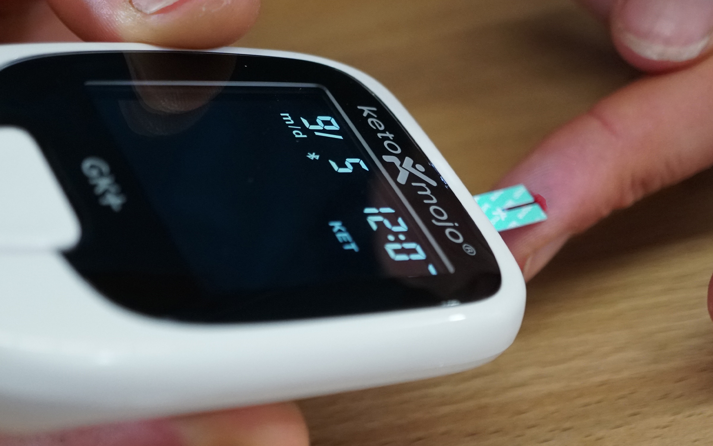 Ketone Meter Review: Keto Mojo